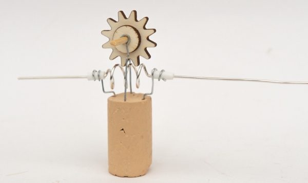 Worm Gear Junk Automata – Rob Ives