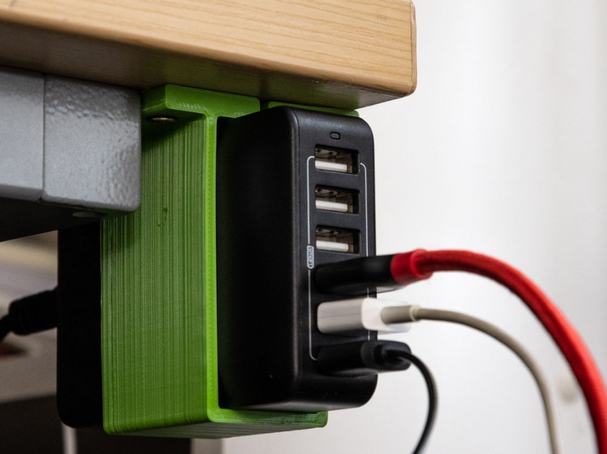 USB Block Holder – Rob Ives